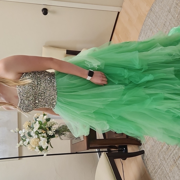 Sherri Hill | Dresses | Sz 6 Limeish Green Prom Dress W Fully ...